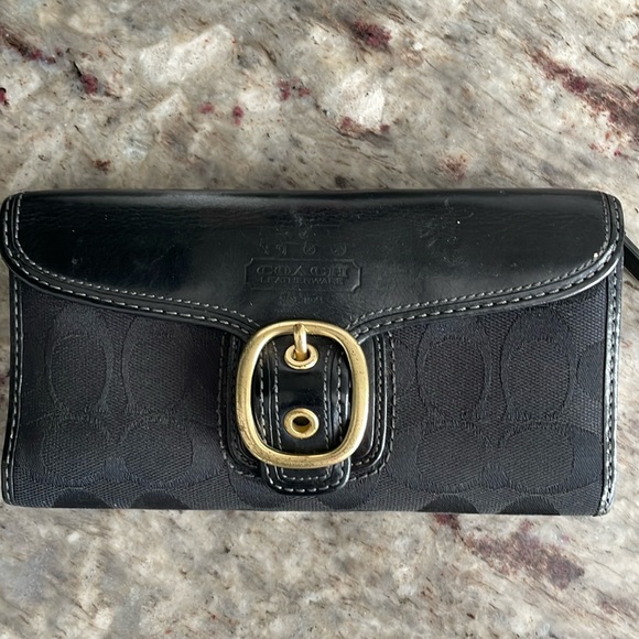 Coach | Bags | Vintage Classic Black Signature Leather Snap Coach ...